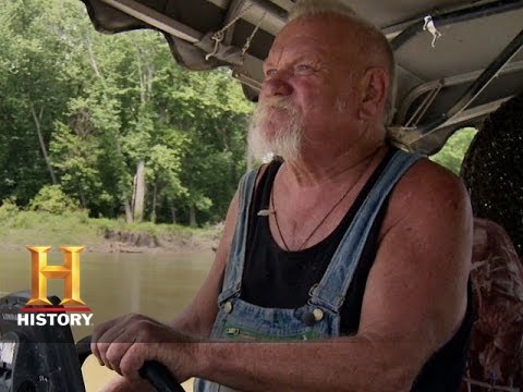 Rivermen: Trapper John's Catfish Conundrum (S1, E1) | History