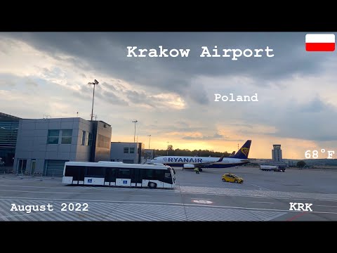 Krakow Airport (KRK) - Boeing 737 Taxi & Takeoff Timelapse