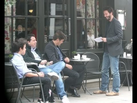 2008 Keanu Reeves with friends and fans in London
