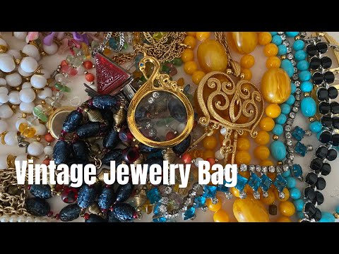 Jewelry Treasures - Vintage Jewelry Bag
