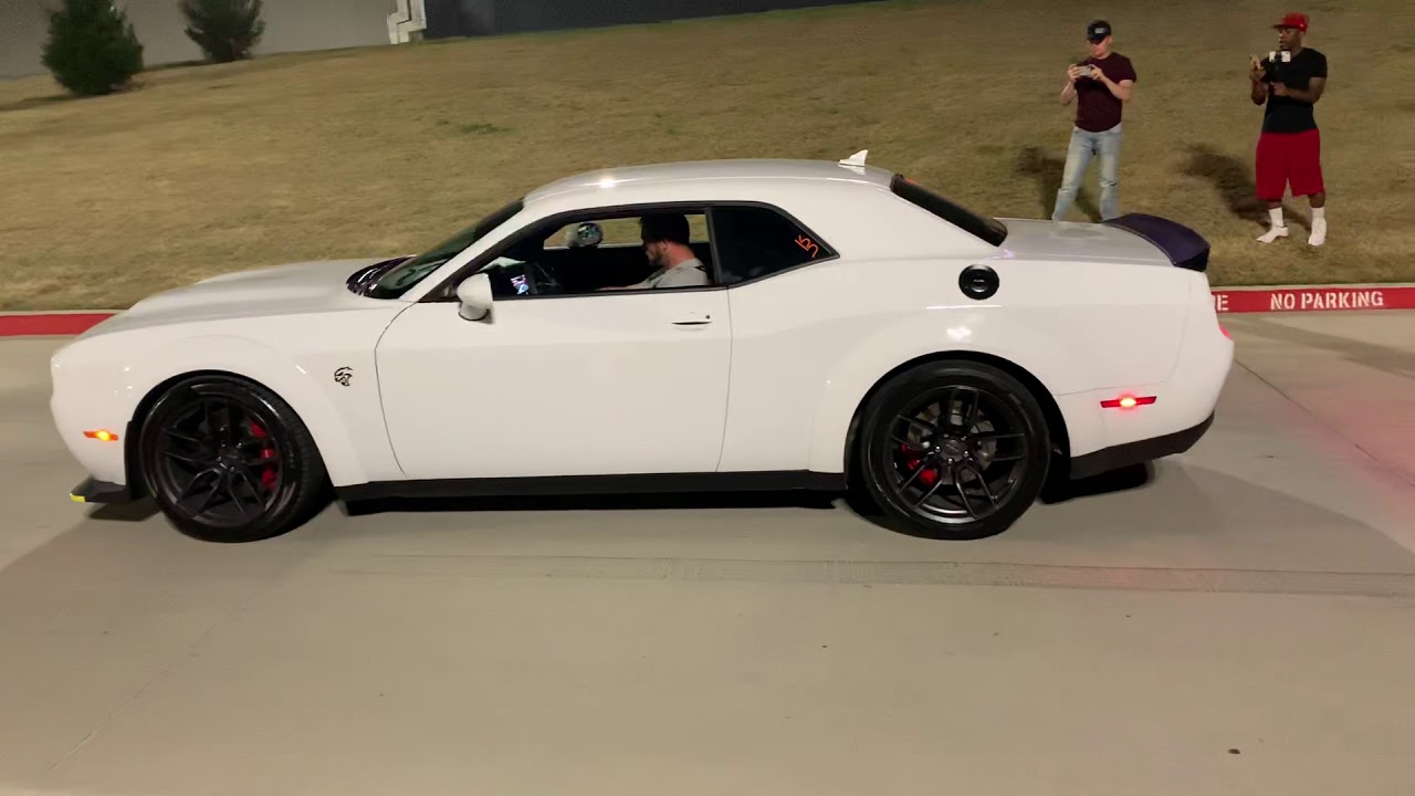 797Hp HELLCAT REDEYE DOES A INSANE BURNOUT!!!