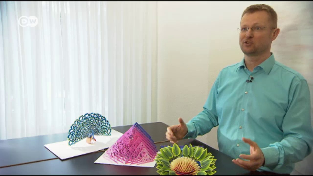 Esculturas de papel pop-up | Euromaxx