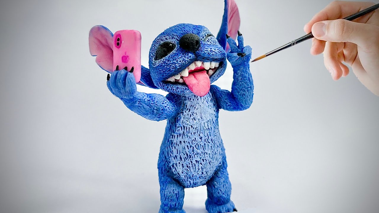 I Made Stitch Taking a Selfie with a Pink iPhone 16 | Clay Figure DIY