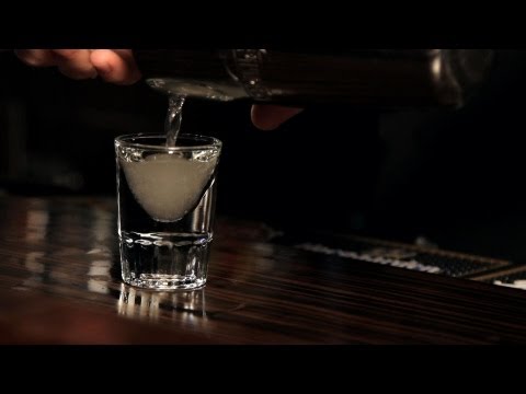 How to Make a Kamikaze | Shots Recipes