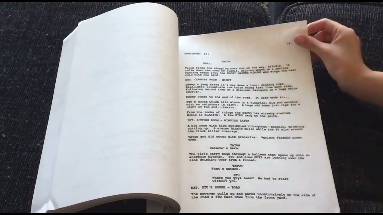 Signed scream 1 script book