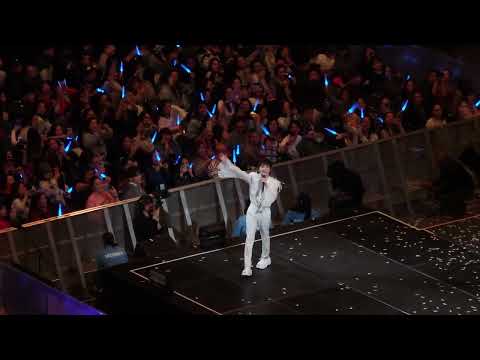 250309 Zhou Shen (周深) 9.29Hz Concert Barclays NYC - Eng Greeting Ment + Auto Translator Fun lol