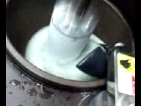 Making Noshi-mochi with green dry seaweed 1