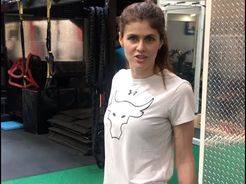 Alexandra Daddario's Killer Abs Are Total #Goals In New IG Pics