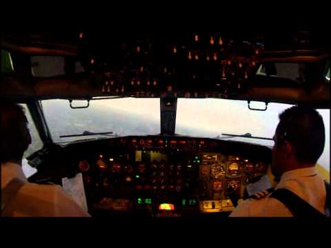 LANDING WITH HEAVY RAIN AT MEXICO CITY EXCELENT PERFORMANCE