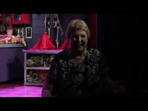 Universal Orlando's Horror Makeup Show - ThemeParkHD Video blog