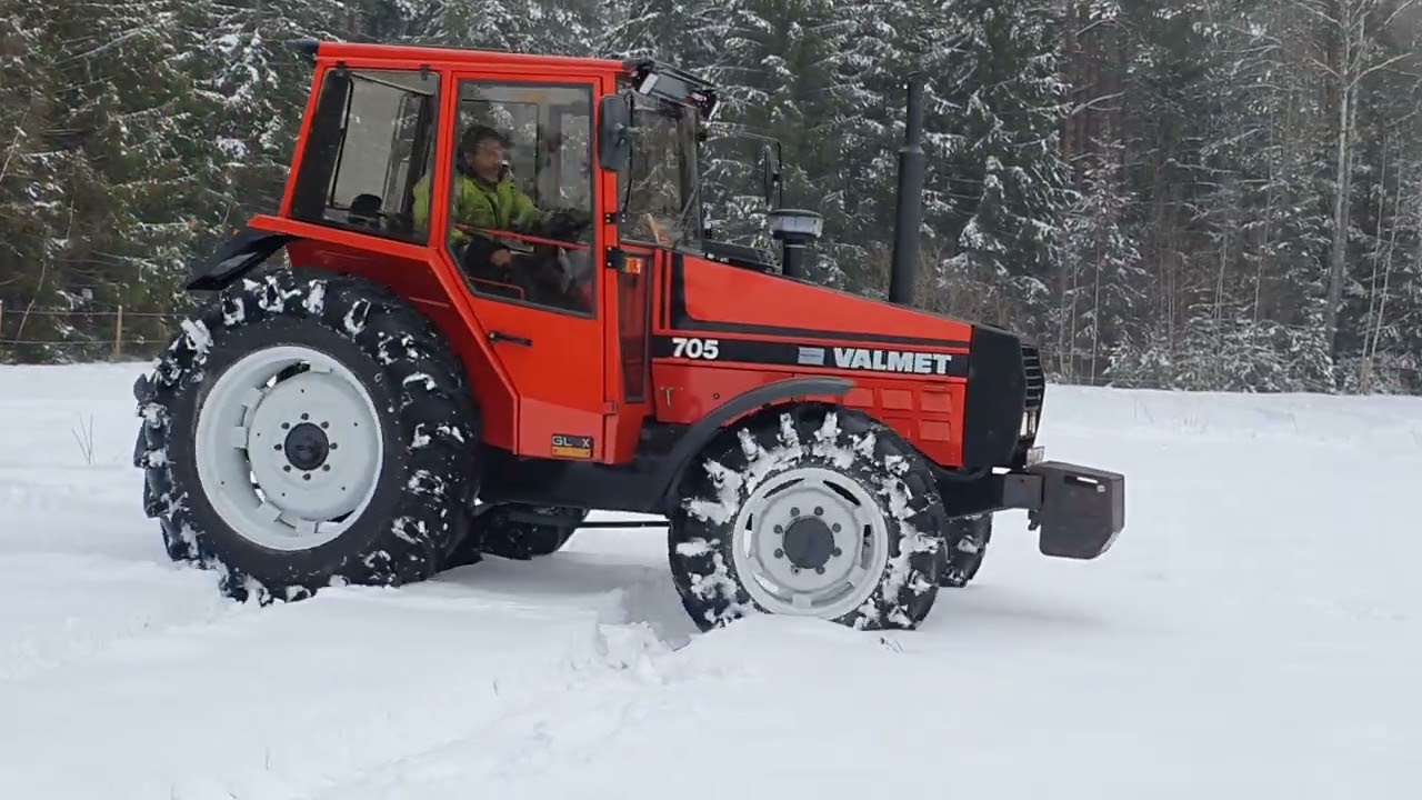 Traktor Valmet 705, Karlstad, Klaravik auktioner
