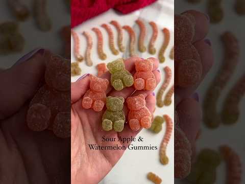 Healthy Sour Apple & Sour Watermelon Gummy Bears! #homemade #gummies #gummybear #healthyrecipes
