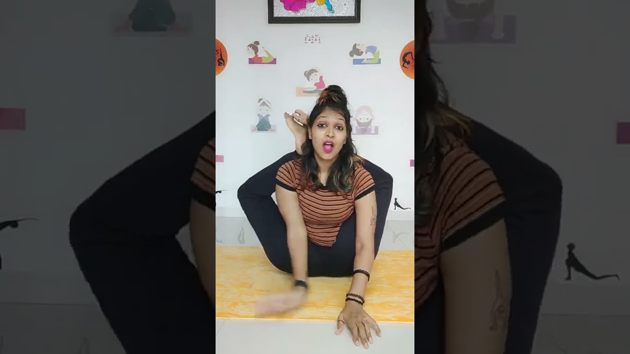 How Women Stretch and Split on Instagram - 407 - vaibhavlaxmi_indian_yogini