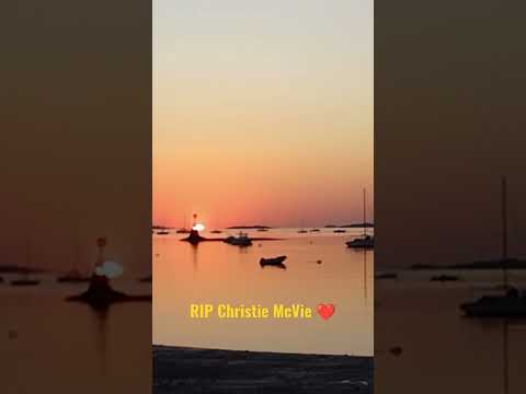 🕊️ Rest 🎶 in 🕊️ Peace 🕊️ Christine McVie. #fleetwoodmac #christinemcvie #songbirds