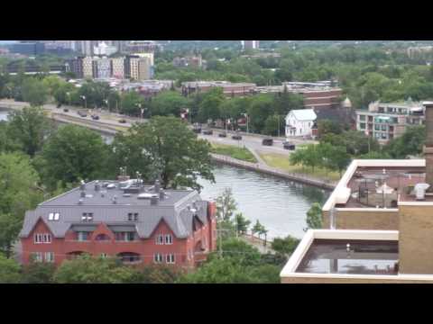 Obama's motorcade passing the 417 along Colonel By Dr