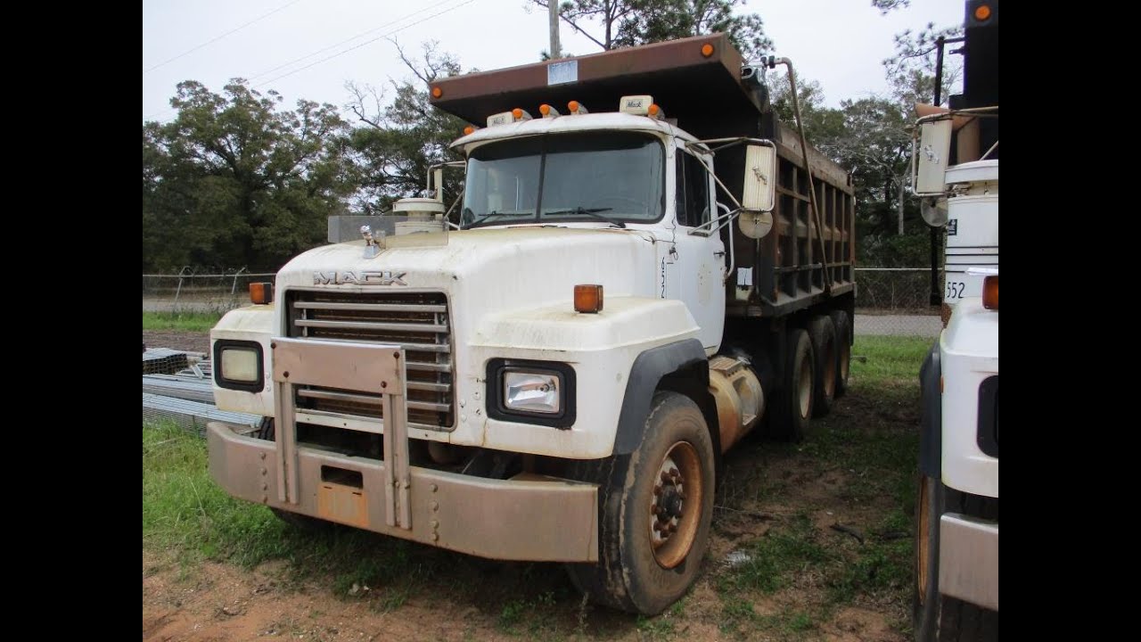 PUBLIC ONLINE AUCTION: 2001 Mack RD688S Dump Truck