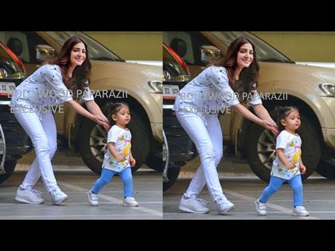 Virat Kohli daughter's Vamika First Walking In Swag With Mommy Anushka Sharma