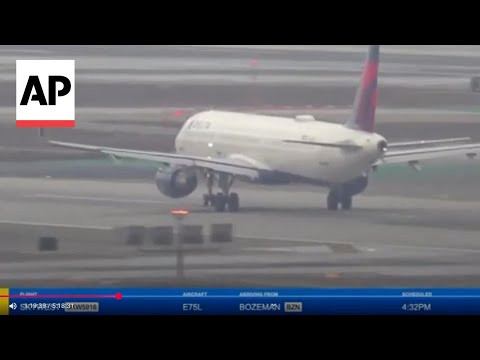 Video | Jet carrying Gonzaga men's basketball team nearly collides with flight at LAX | Hatha Alyoum