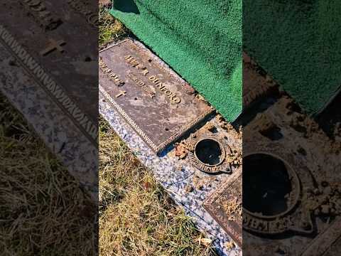 Cleaning a Bronze Marker. #headstonecleaning #cemetery #graveyard #cleaning #bronze