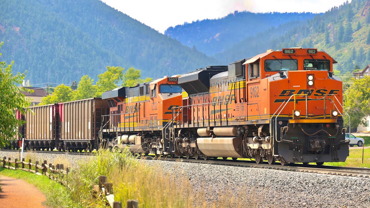 BNSF 9162 Leads Minnequa Empties North at Palmer Lake! 