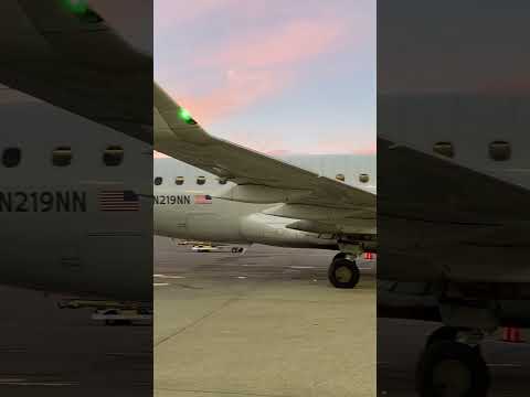 American Eagle (envoy air) • Embraer E-175 • N219NN • LEX • 2022