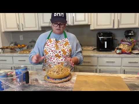 3 Ingredient peanut butter haystacks | no bake Christmas dessert | Chow mein noodles