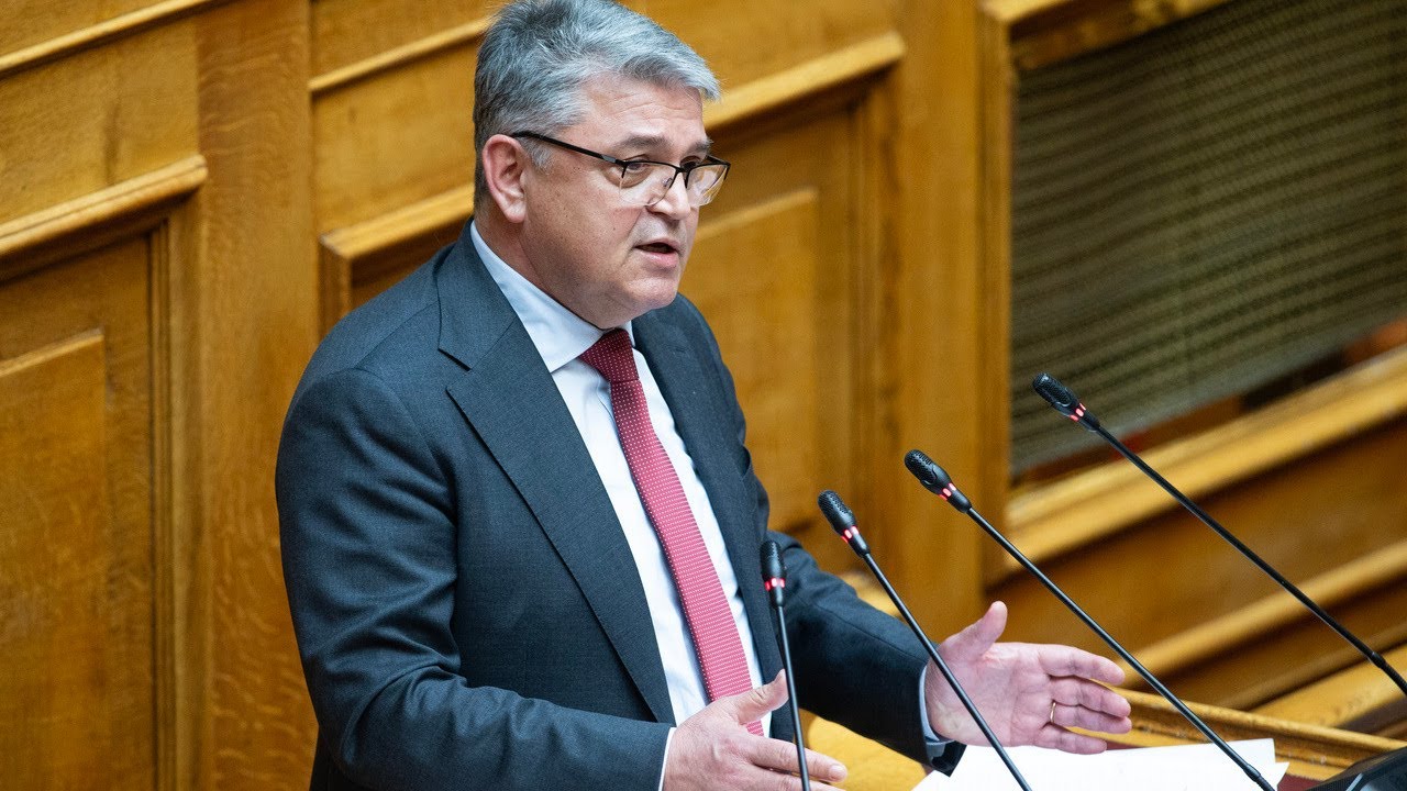 «Ο αρχηγός της συντηρητικής παράταξης πολιτική ουρά των κ. Κασσελάκη ...