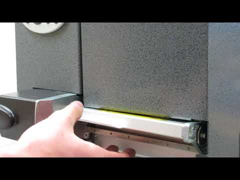 Tyvek Roll Label Printer with Label Cutter