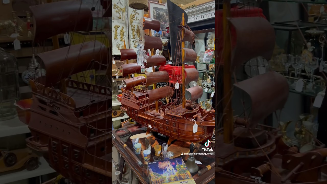 we’re closed today for the holiday but we will be back tomorrow 10-7! 🐰🐇💕#mcm #vintage