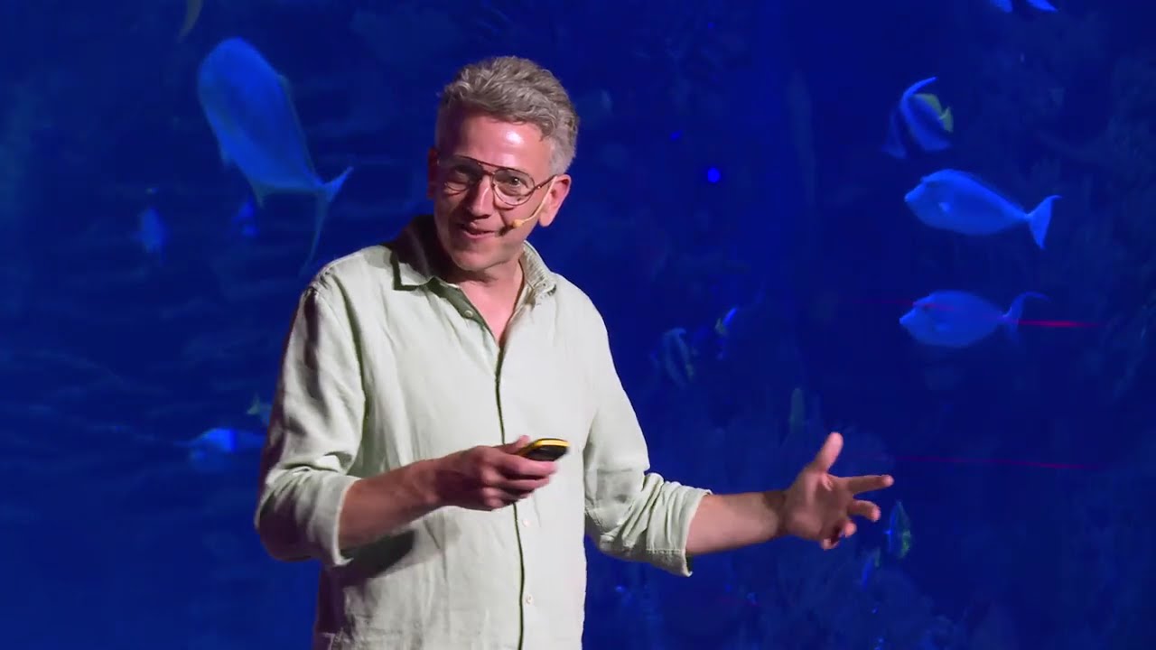 How a Healthy Media Diet Transforms Your Life and the World | Michiel de Gooijer | TEDxValencia