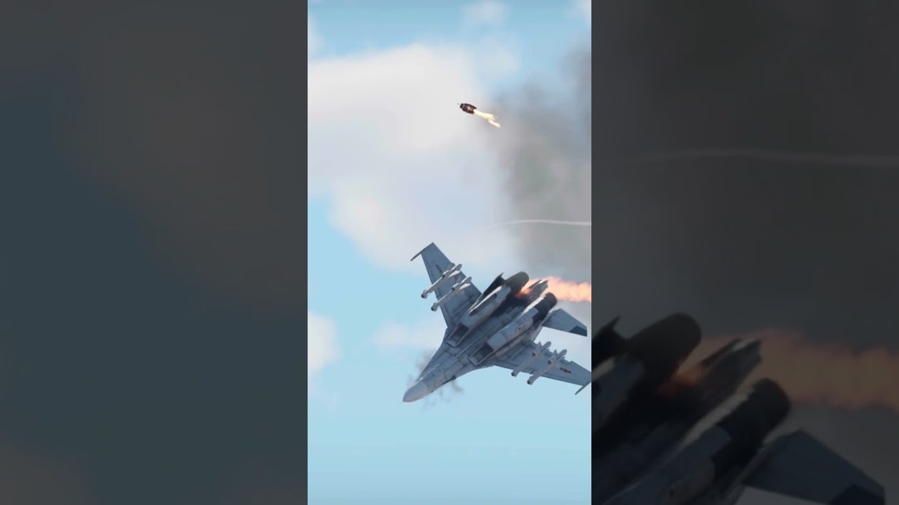 Pilots Ejects from Fighter Jet Just in Time 😳