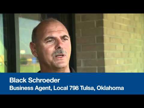 Workers on the Keystone XL