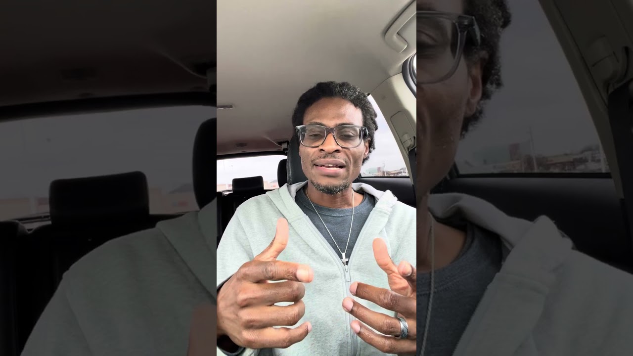 Marcus Reid playing Santa Claus this year!? 👀😂  Happy Thanksgiving s/o to my family and friends!