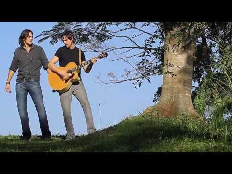 Video clip – No alto da colina- Oliver e Patrick | FastPlay Filmes