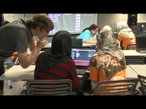 Tech startups, volunteers help refugees learn to code