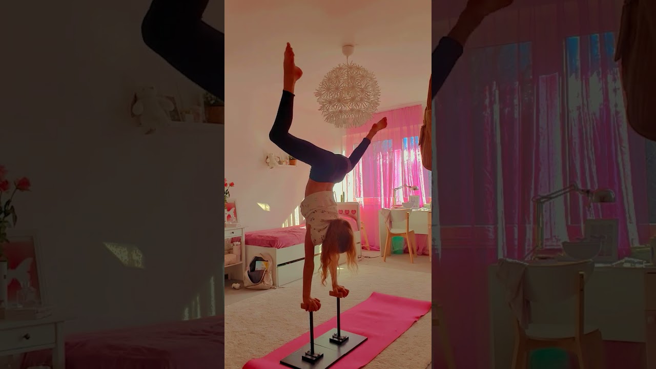 Pop! Handstand of blocks!!!#acrobatics #handstandworkout