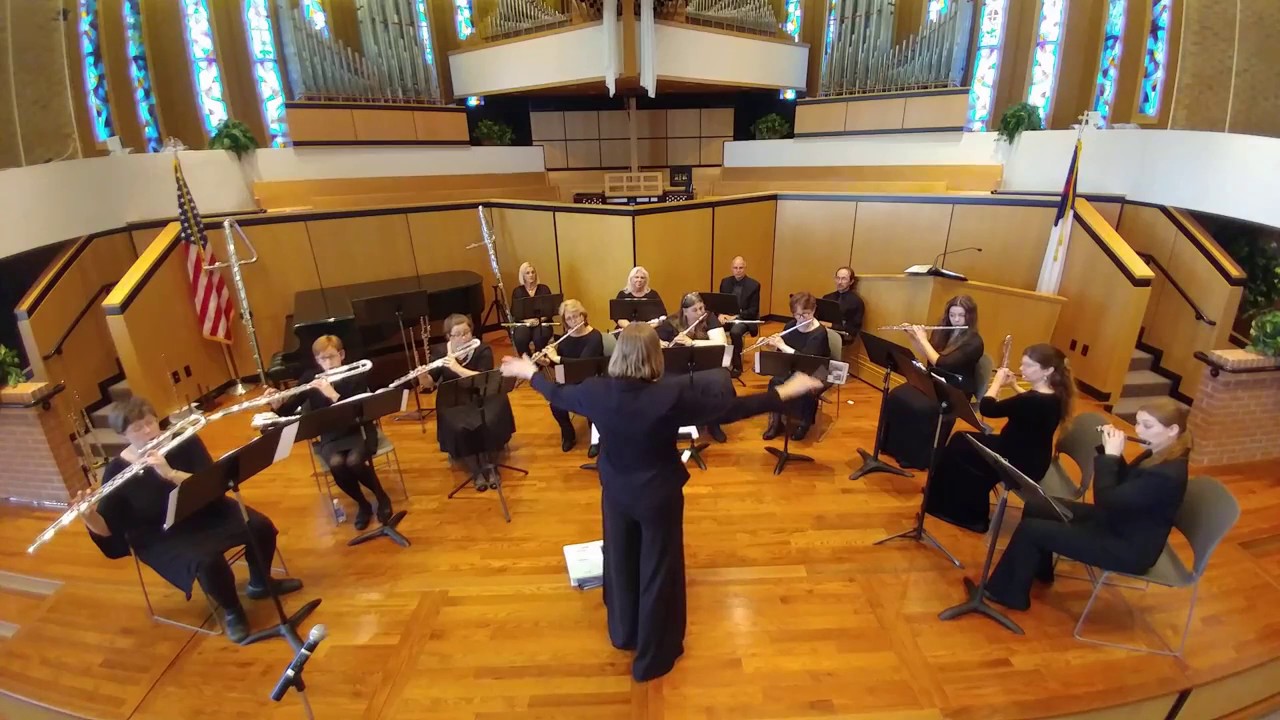 Great Lakes Flutes performs 
