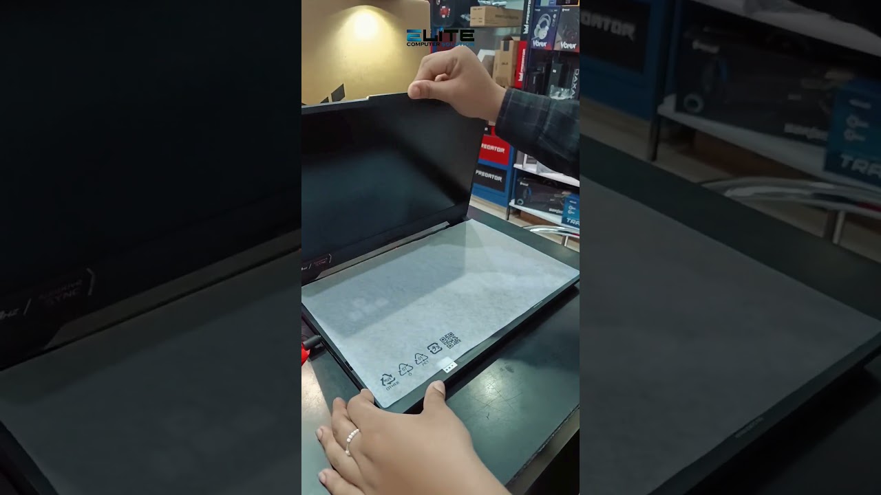 proses install Laptop di Elite Computer Solution 🌟
