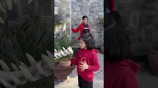 Zainb is checking dinosaur teeth ????