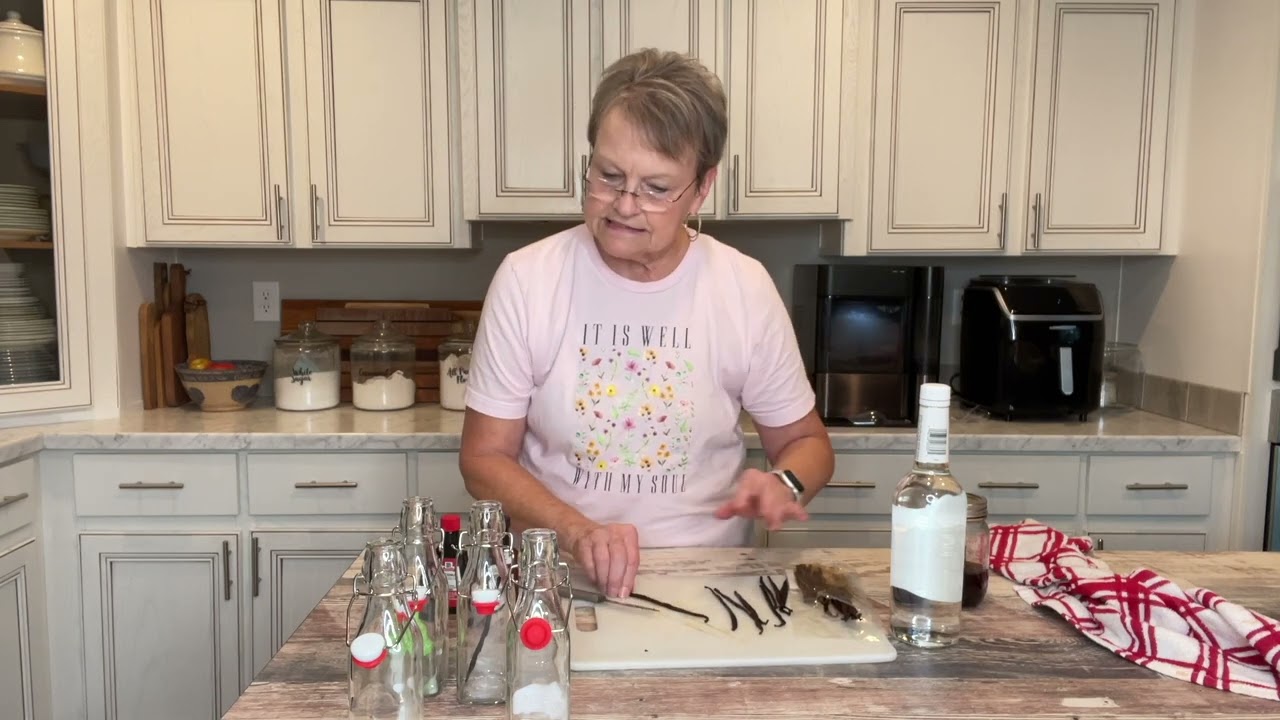 How to make the best homemade vanilla for Christmas gifts | Making your own vanilla!