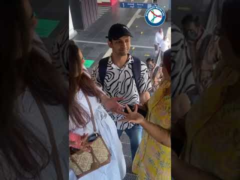 Hyderabad Metro|| WhereareyourmannersMama || walk slow