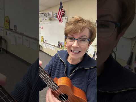 🎃A PUMPKIN ON THE RUN Rhyming words & silly fun AKA: A Pumpkin Ran Away | Ukulele | kids songs |
