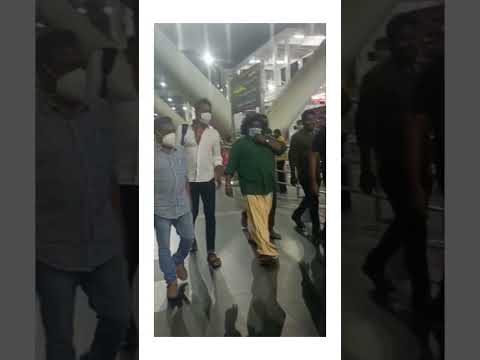 Yogi Babu Anna Chennai Airport Arrival