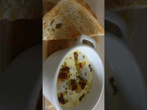 Baked eggs for breakfast/ brunch (Oeufs en Cocotte)