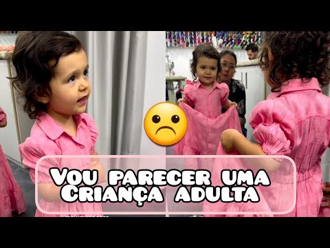 Lulu explicando para a costureira sobre seu vestido parece gente grande😯