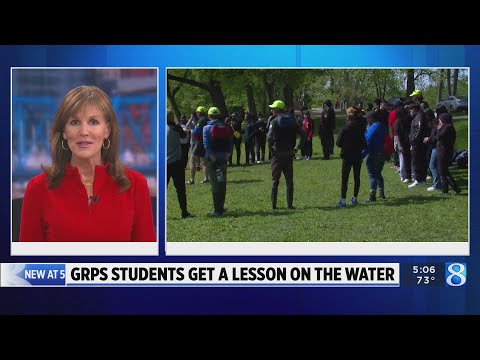 GRPS students learn to canoe on Grand River