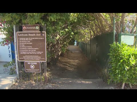 Malibu residents accused of trying to keep beaches a secret, removing public access signs