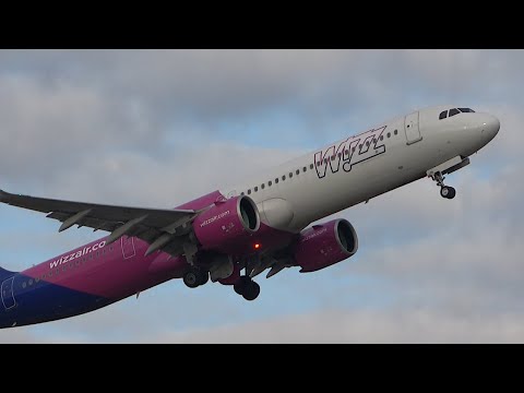 Plane Spotting at Budapest Liszt Ferenc Airport | 7 Departures