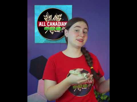 Tail Buzzing Snakes Imitating Rattlesnakes? #shorts