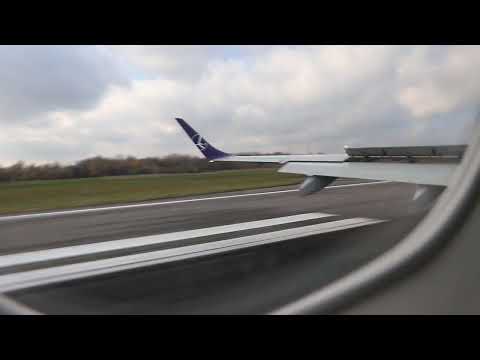 LOT Polish Airlines Embraer 195 SP-LNE Landing Warsaw WAW